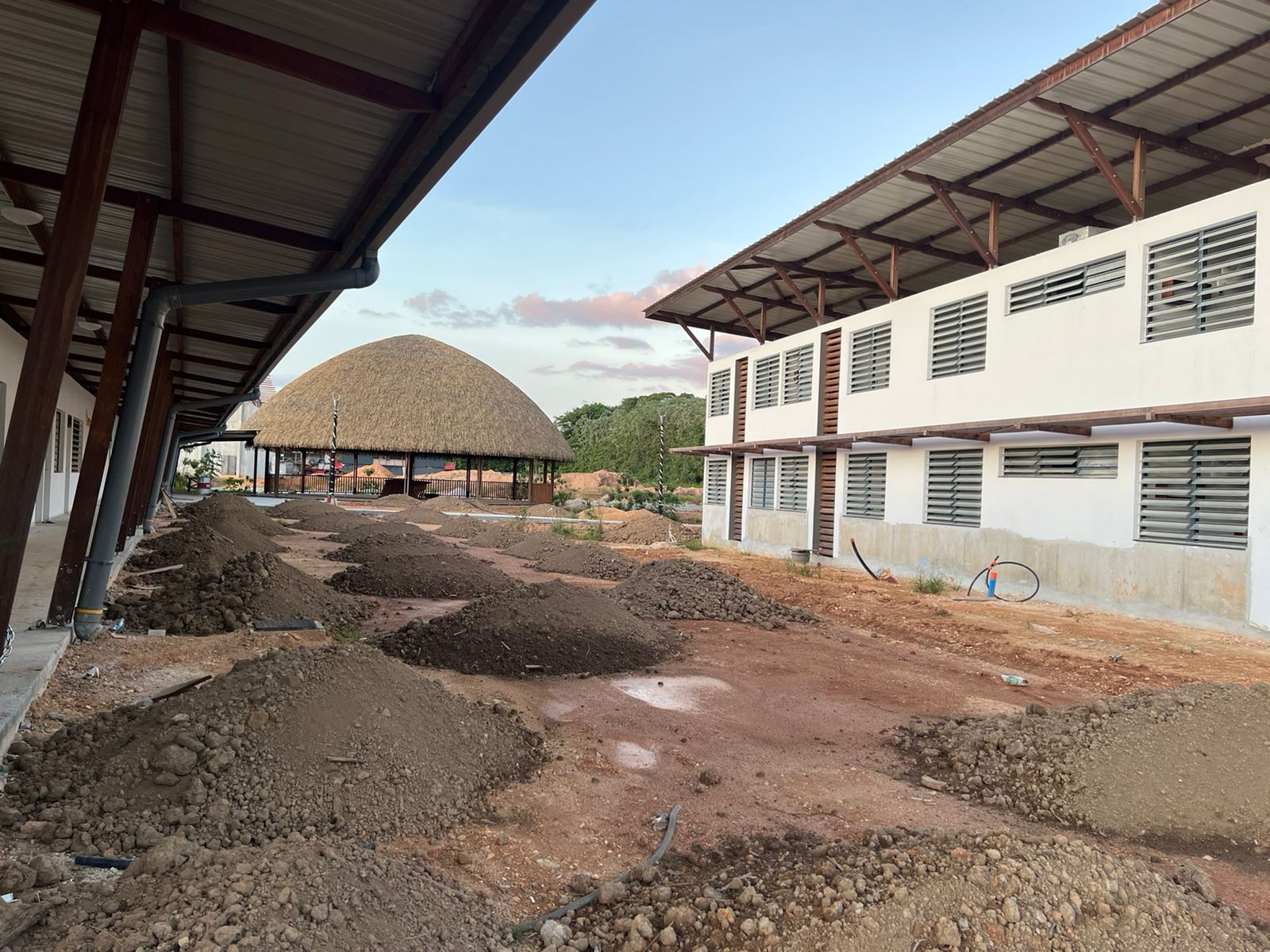 Visite de la cité scolaire de Saint-Georges : livraison prévue pour ...