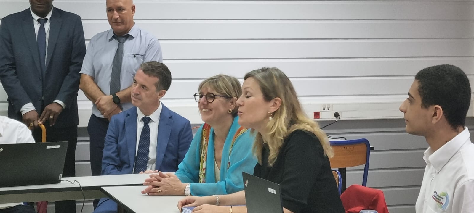 Découverte de l'IUT de Kourou pour la Ministre de l'Enseignement ...