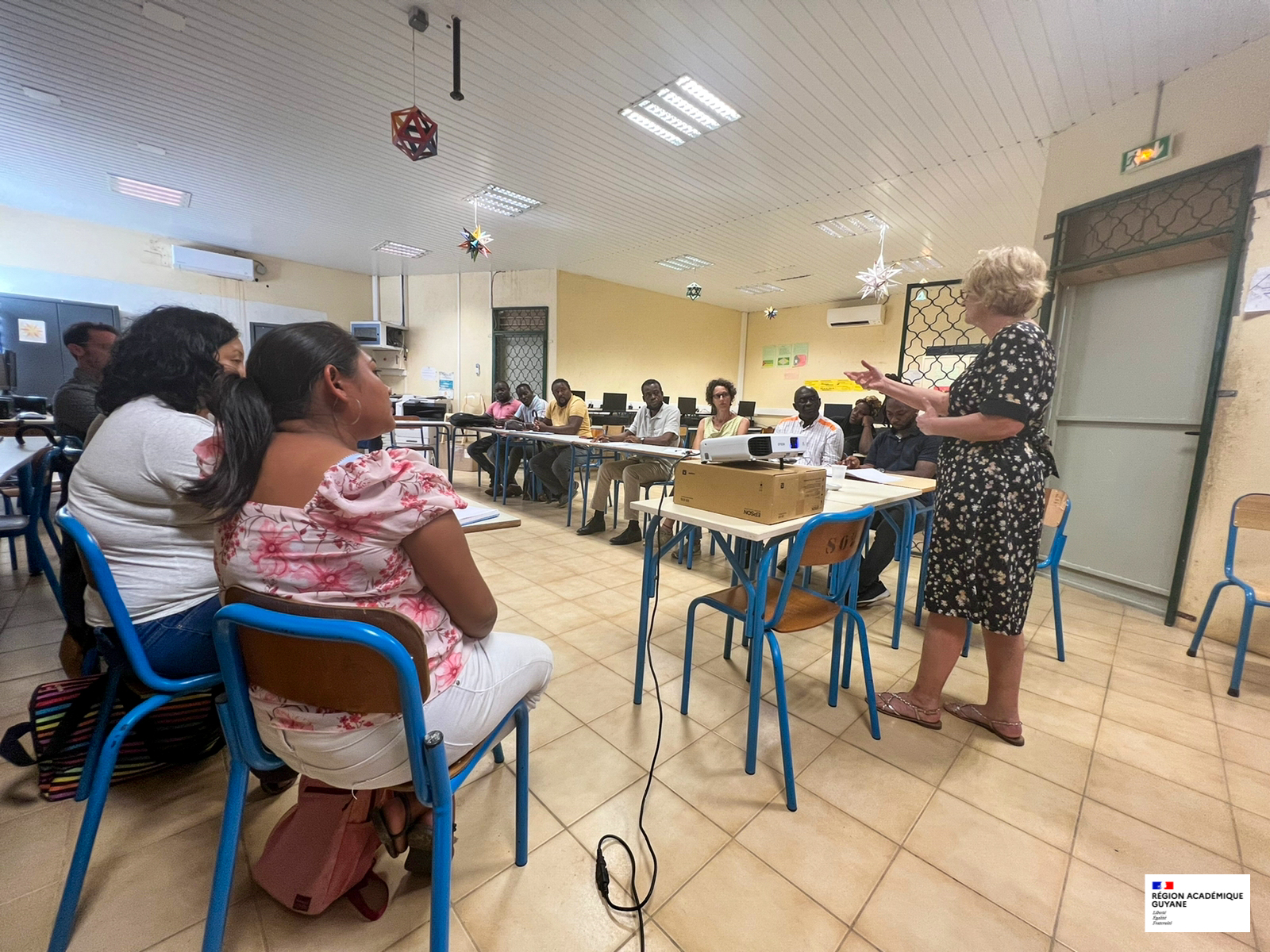 Présentation du projet «Guyane Connectée : combler les écarts» au ...